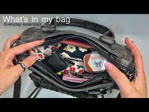 Whats in my Bag? These are the essentials | Fall vibes