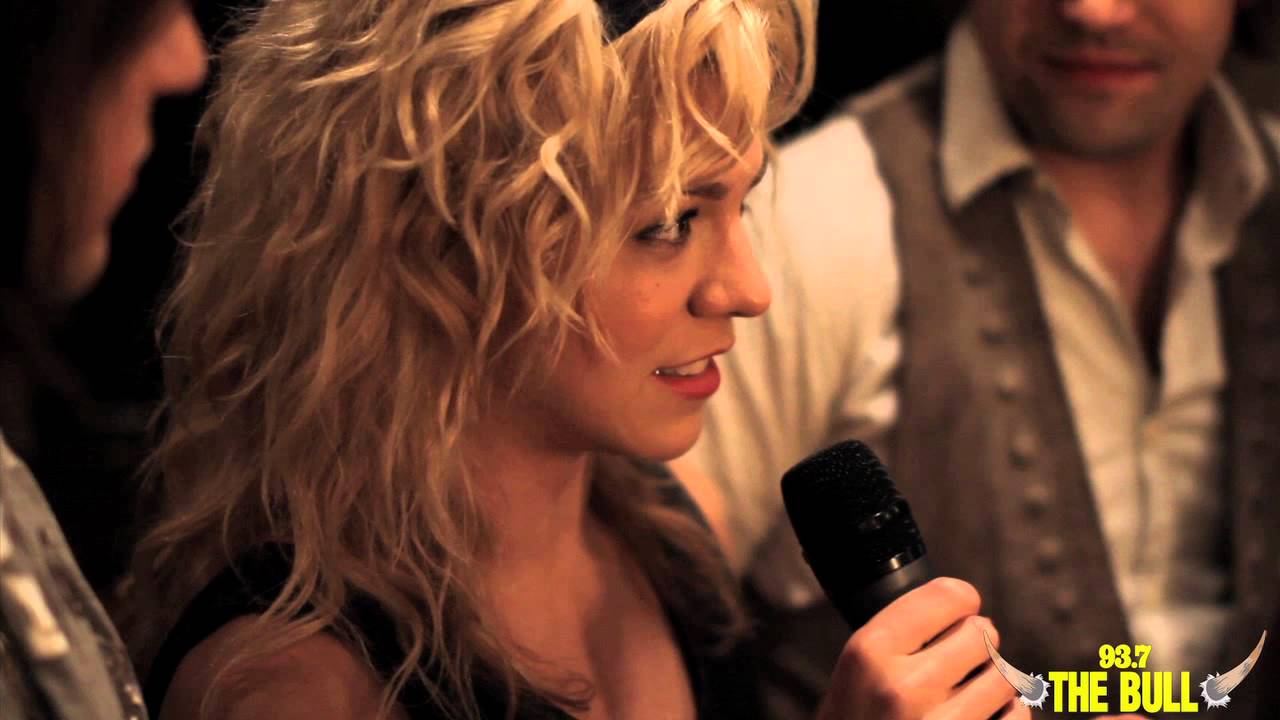 Tour Bus Interview w/The Band Perry! THE BULL (St. Louis) - YouTube