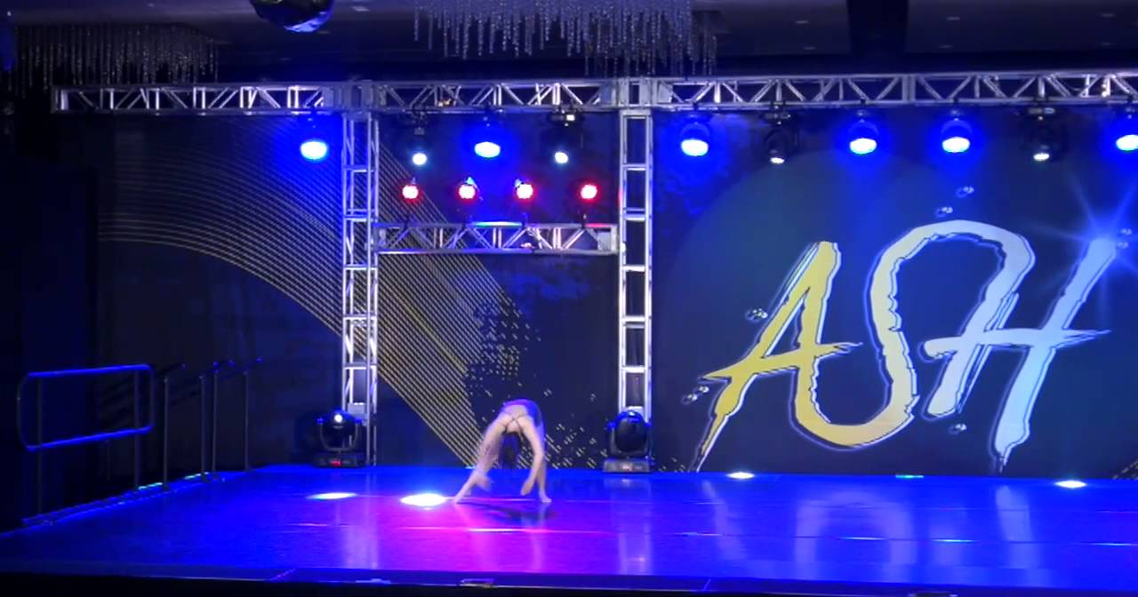 Sofia Braunstein solo "Titanium" - YouTube
