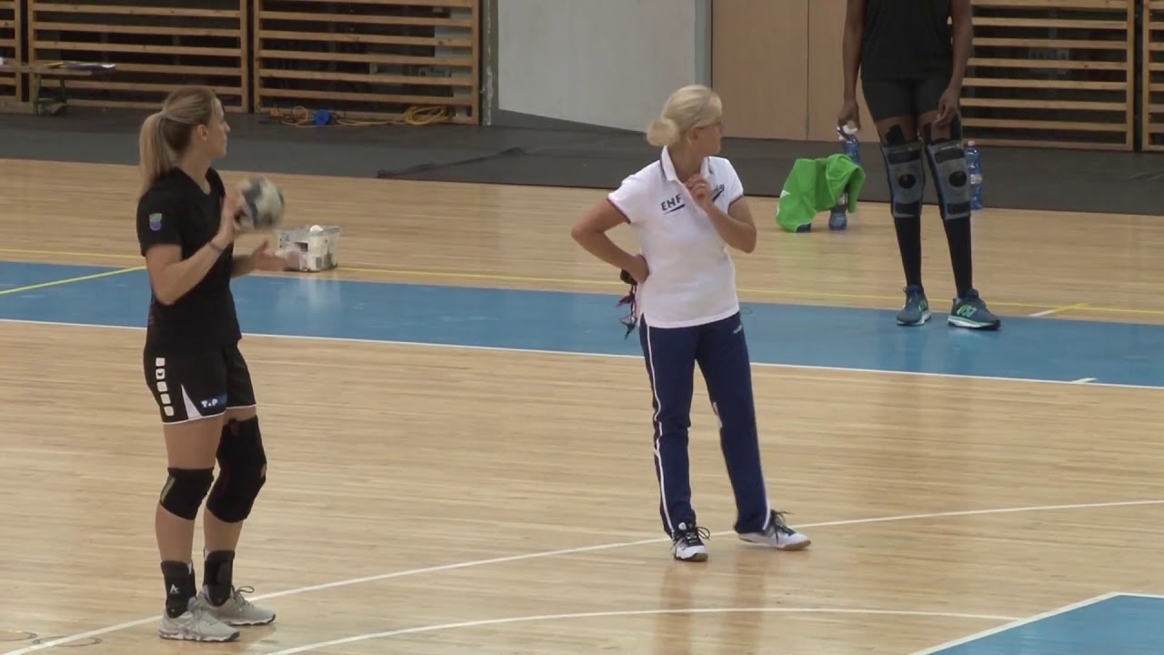 HANDBALL TRAINING | Shooting & Defending - YouTube