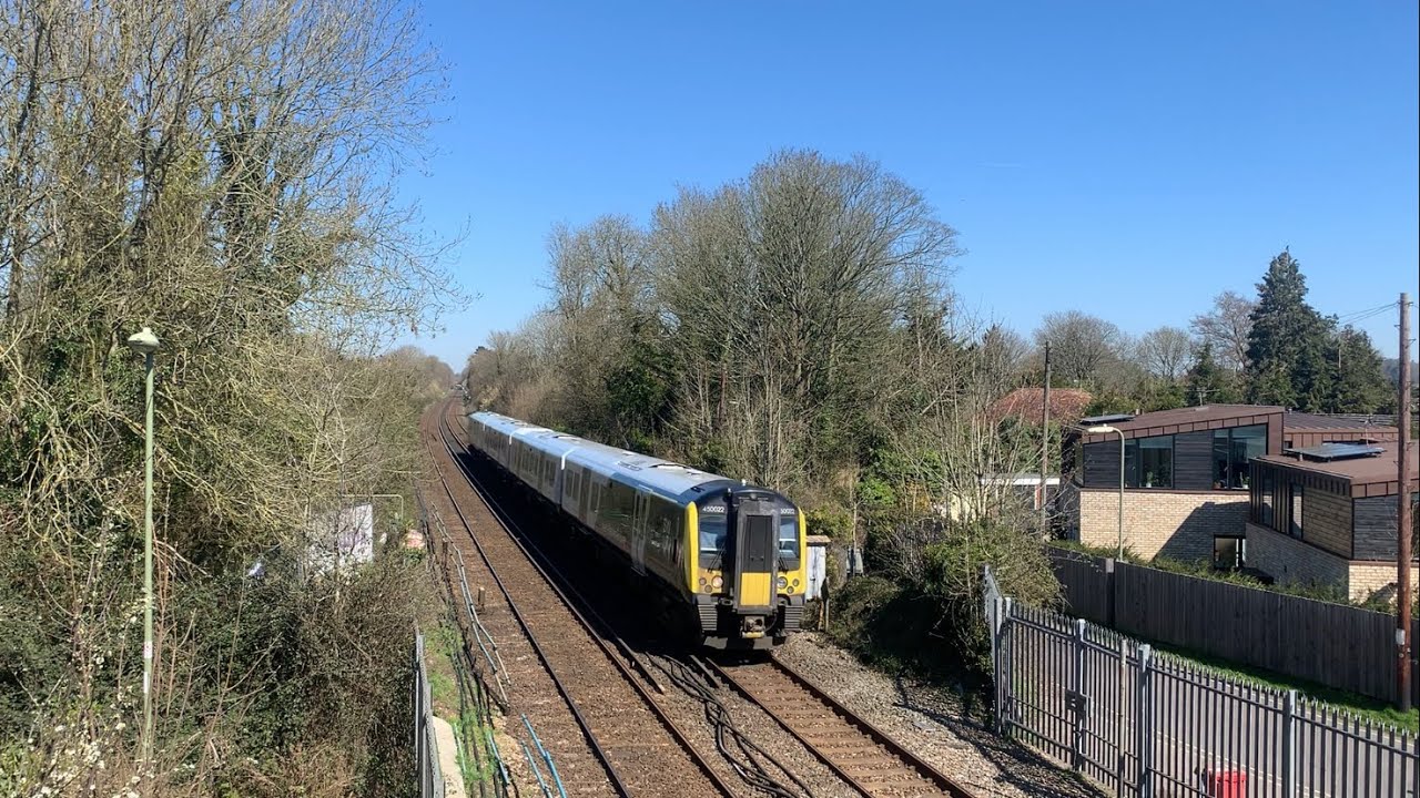 Class 450 Desiro | 450022 | South Western Railway - YouTube