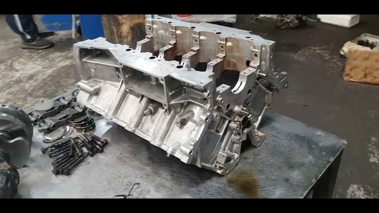 Engine rebuild start to assemble Lexus LX5.7L #lexus #toyota - YouTube
