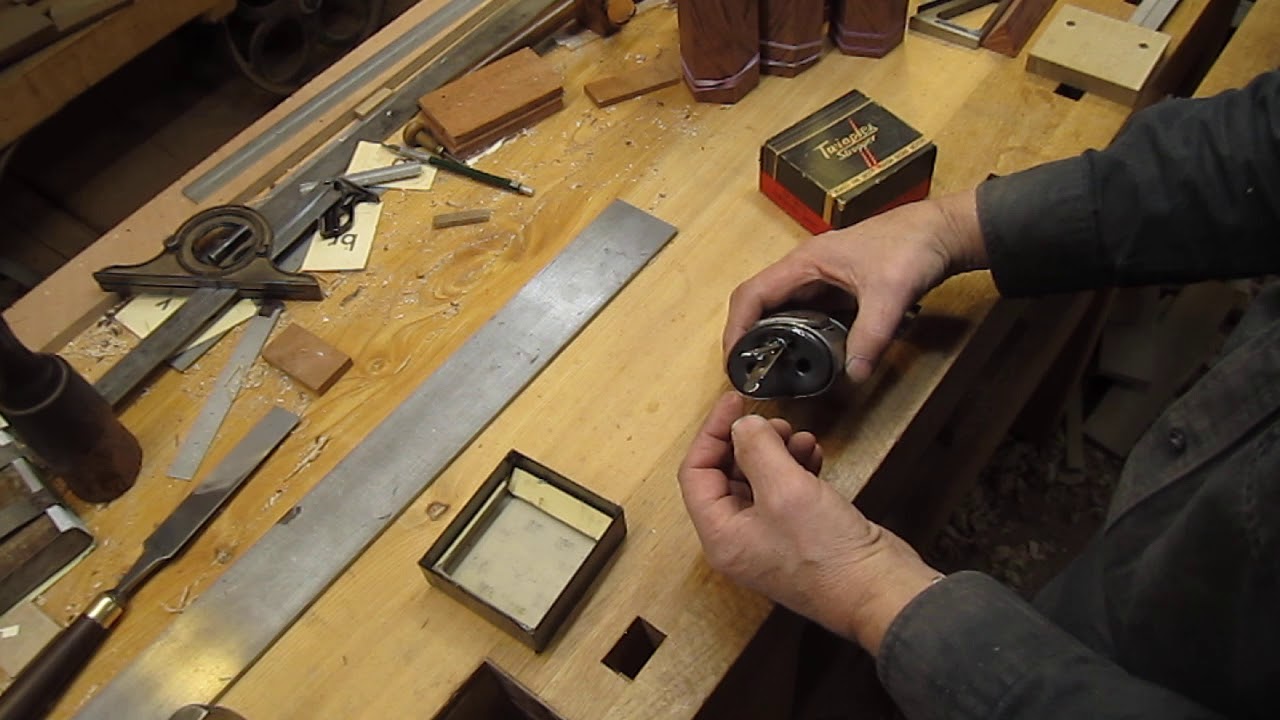 Twinplex Razor Stropper. - YouTube