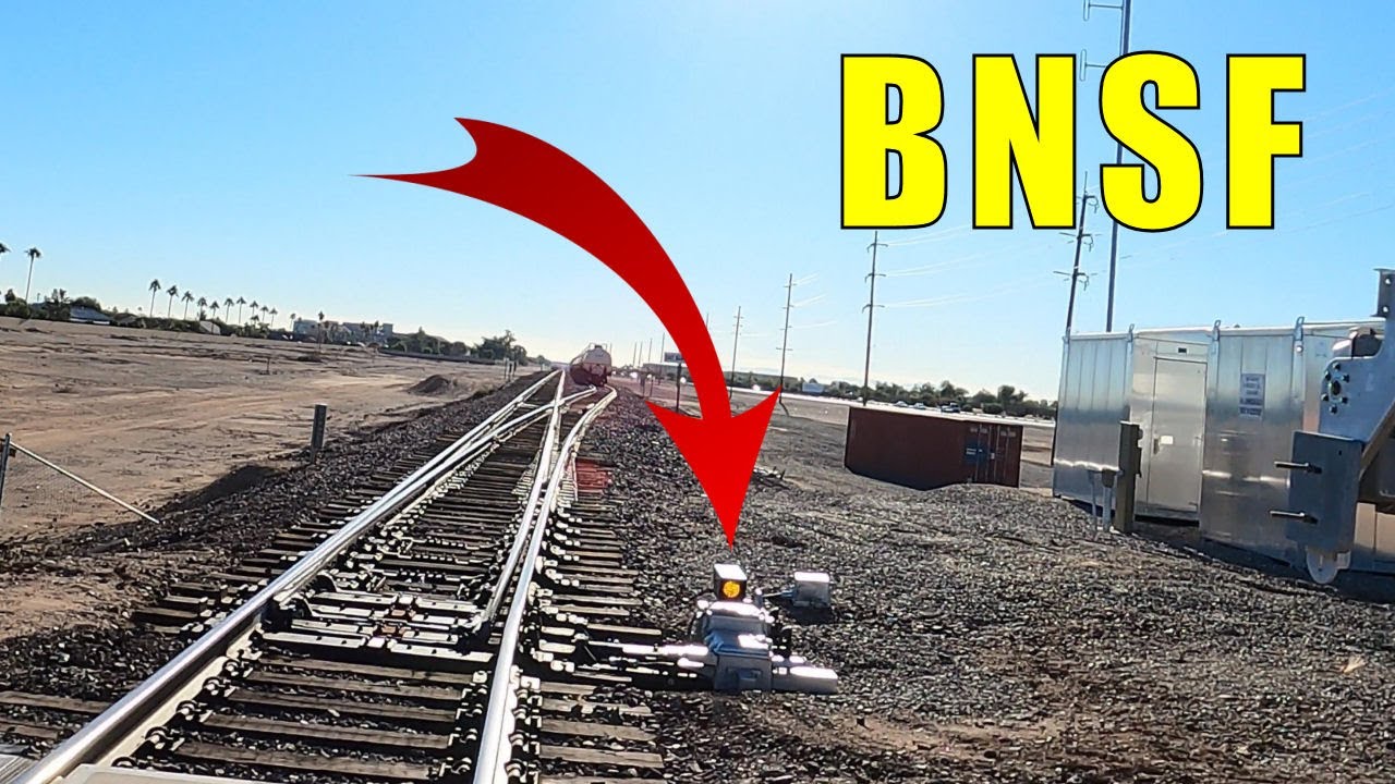 BNSF Warbonnet Trains and New Railroad Signal Light - YouTube