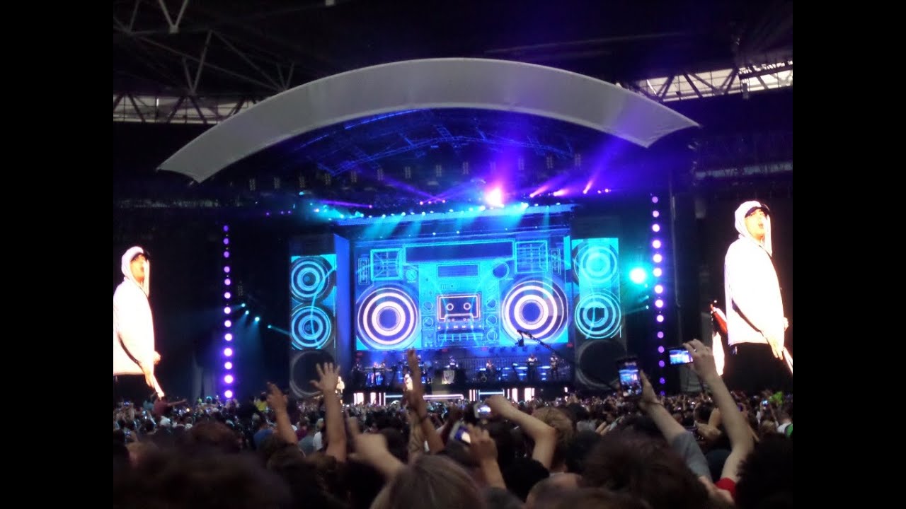 Eminem - Without Me (Live) Wembley, London - YouTube