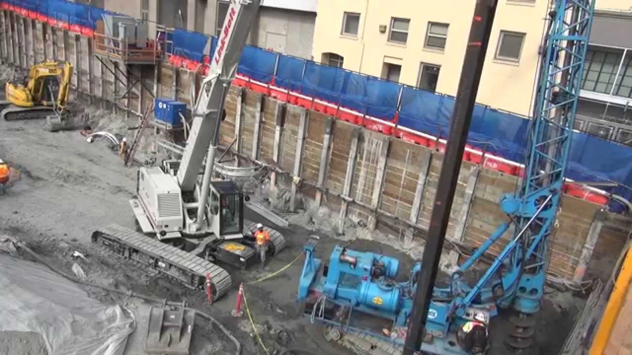 TCC-500, TCC-750 & 218 HSL at Seattle Seawall Project - YouTube