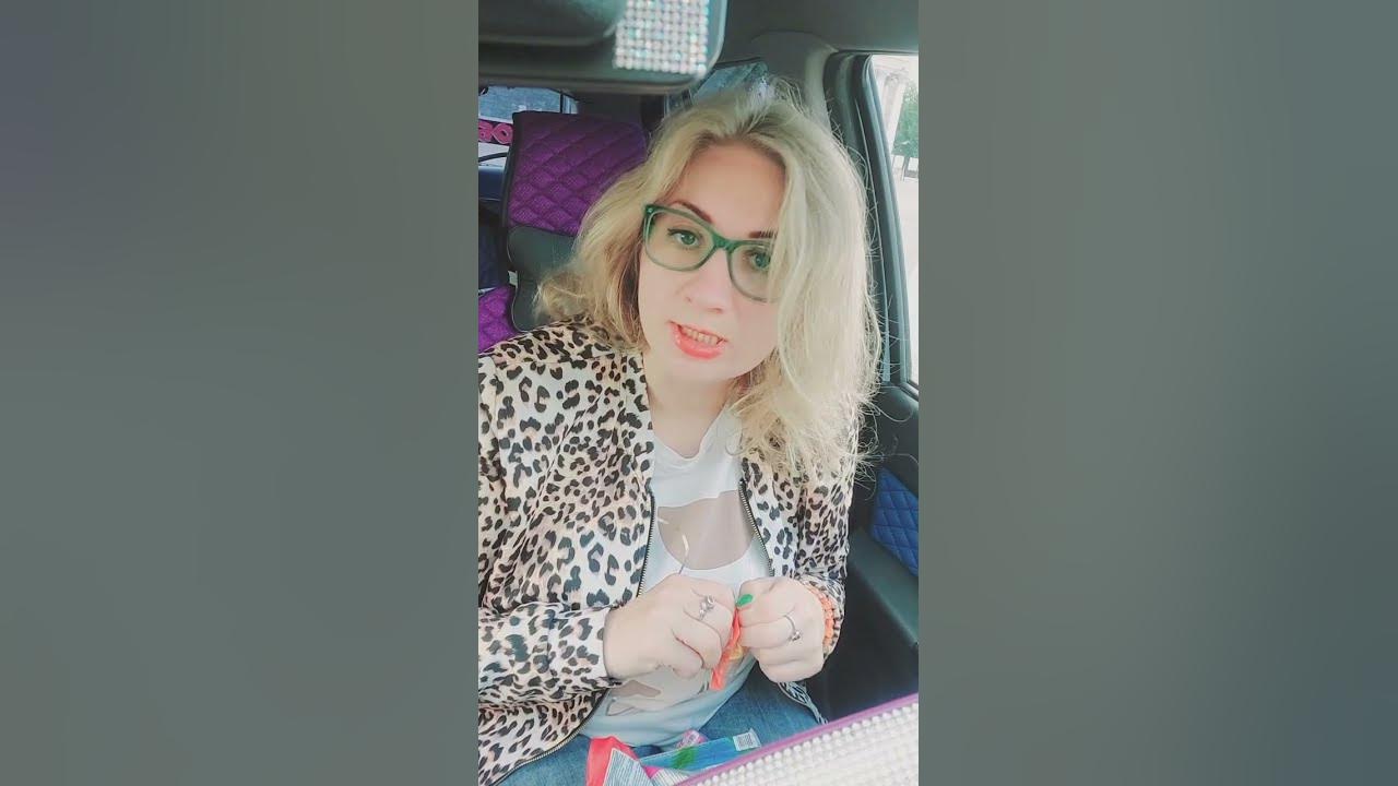 Толя любит мамбу. Оля любит мамбу. Все любят мамбу. И Серёжа тоже.Вот ...