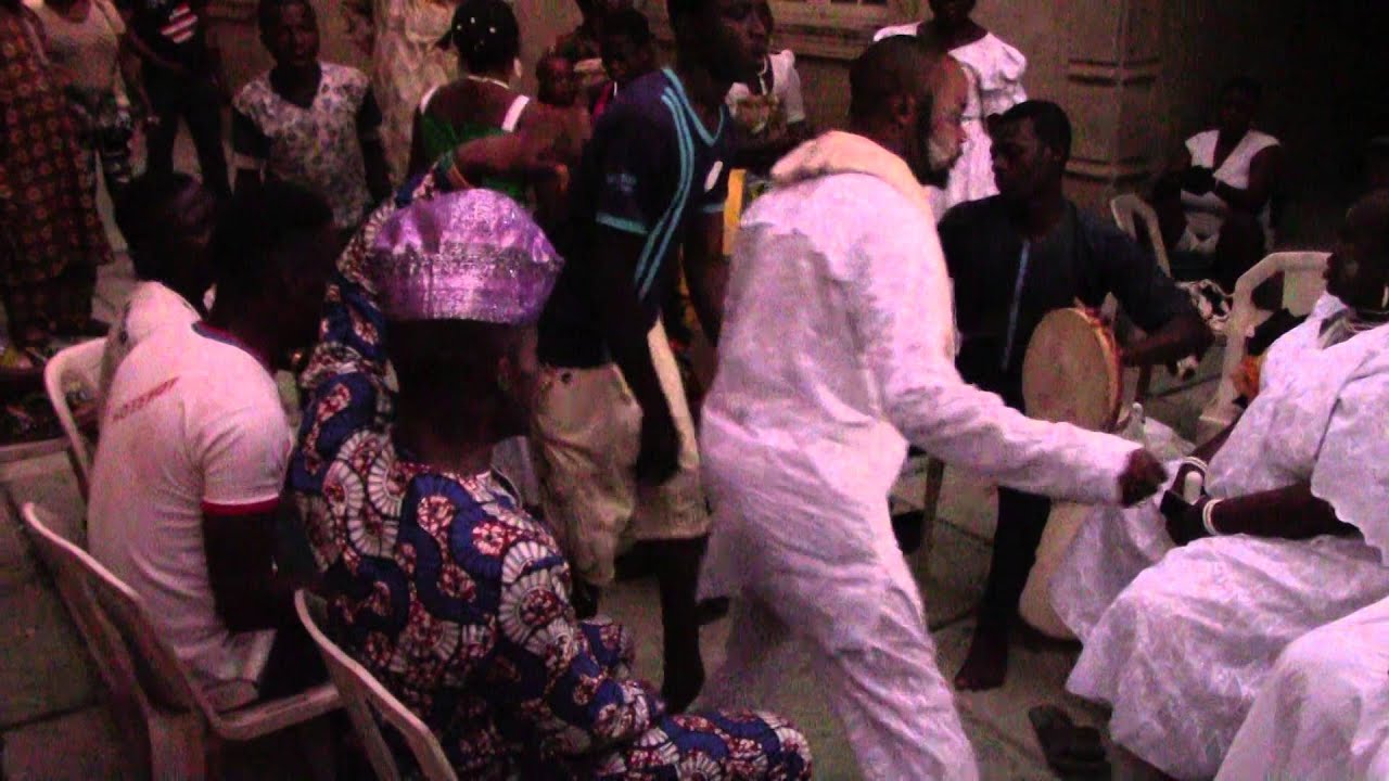 Sakara drums and Olorisas - YouTube