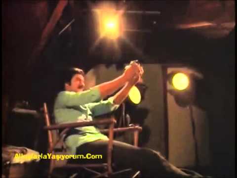 Tarihteki İlk Selfie Pozu - Kadir İnanır