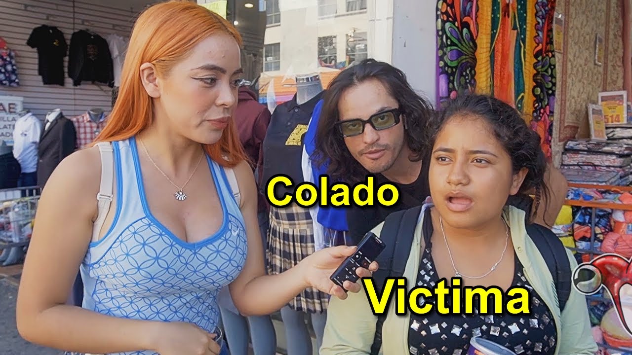 Interrumpiendo entrevistas 🤣 // Bromas en la calle - Bufones.net - YouTube