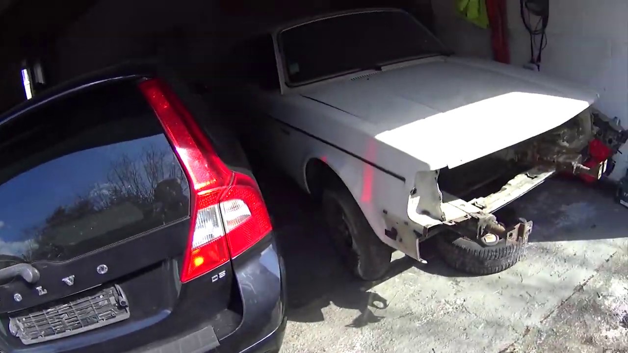 First look at the 242 in my garage! Volvo 242 build ep1 - YouTube
