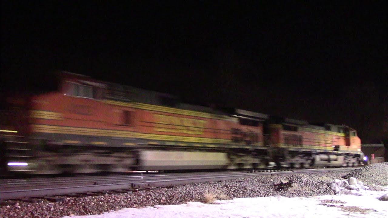 BNSF 5252 East in Coal City, IL 1/20/21 - YouTube