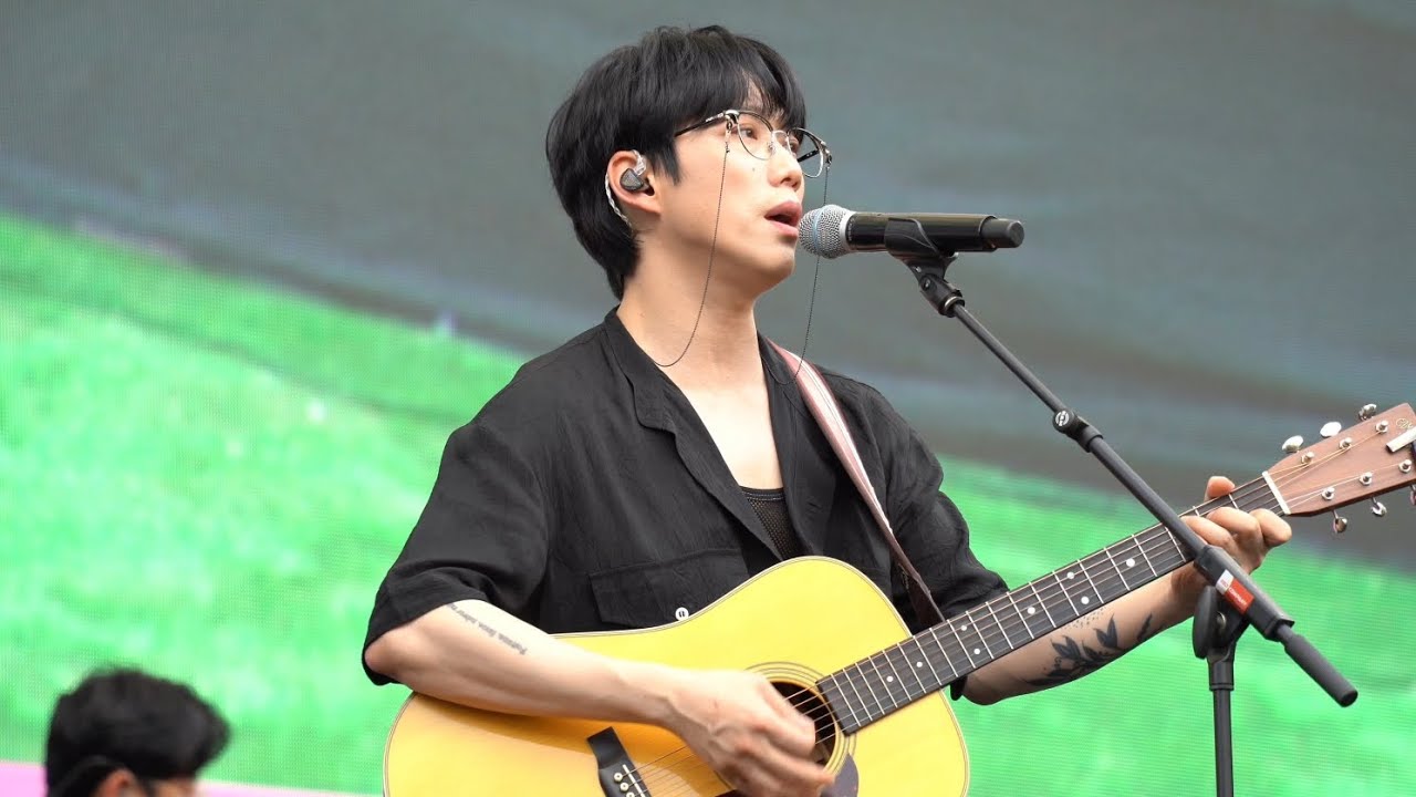 10CM (십센치) | 소년 (Dear) 《240606 | 2024 올해도 글렀나봄 》 - YouTube