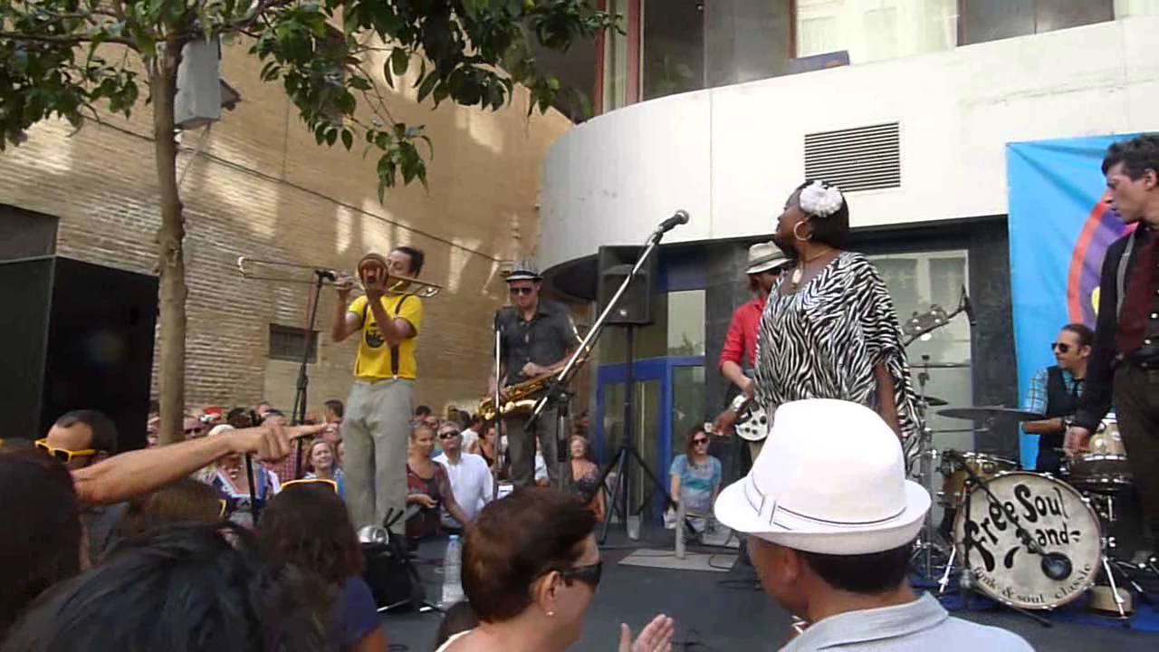 free soul band plaza de las flores malaga 2013 - YouTube