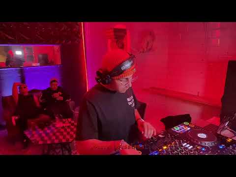 Secret Sessions / 011 / hanzel
