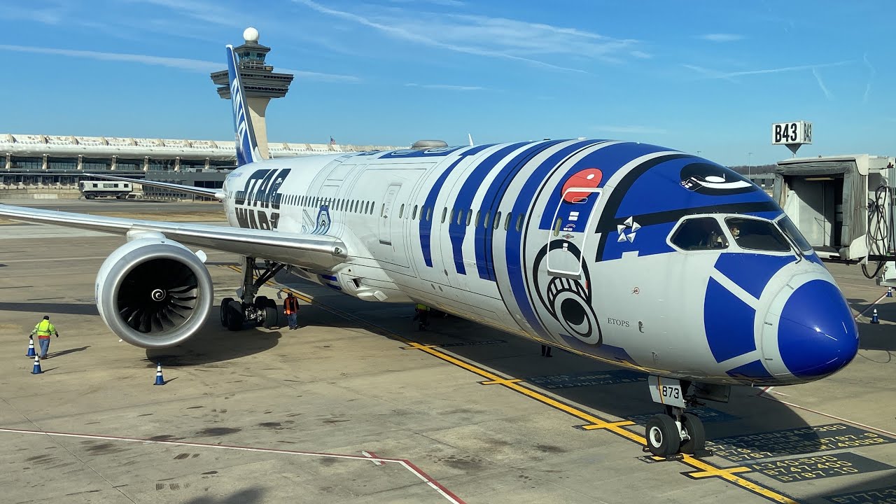 STAR WARS R2-D2 ANA Boeing 787-9 at Washington D.C. (IAD) - YouTube