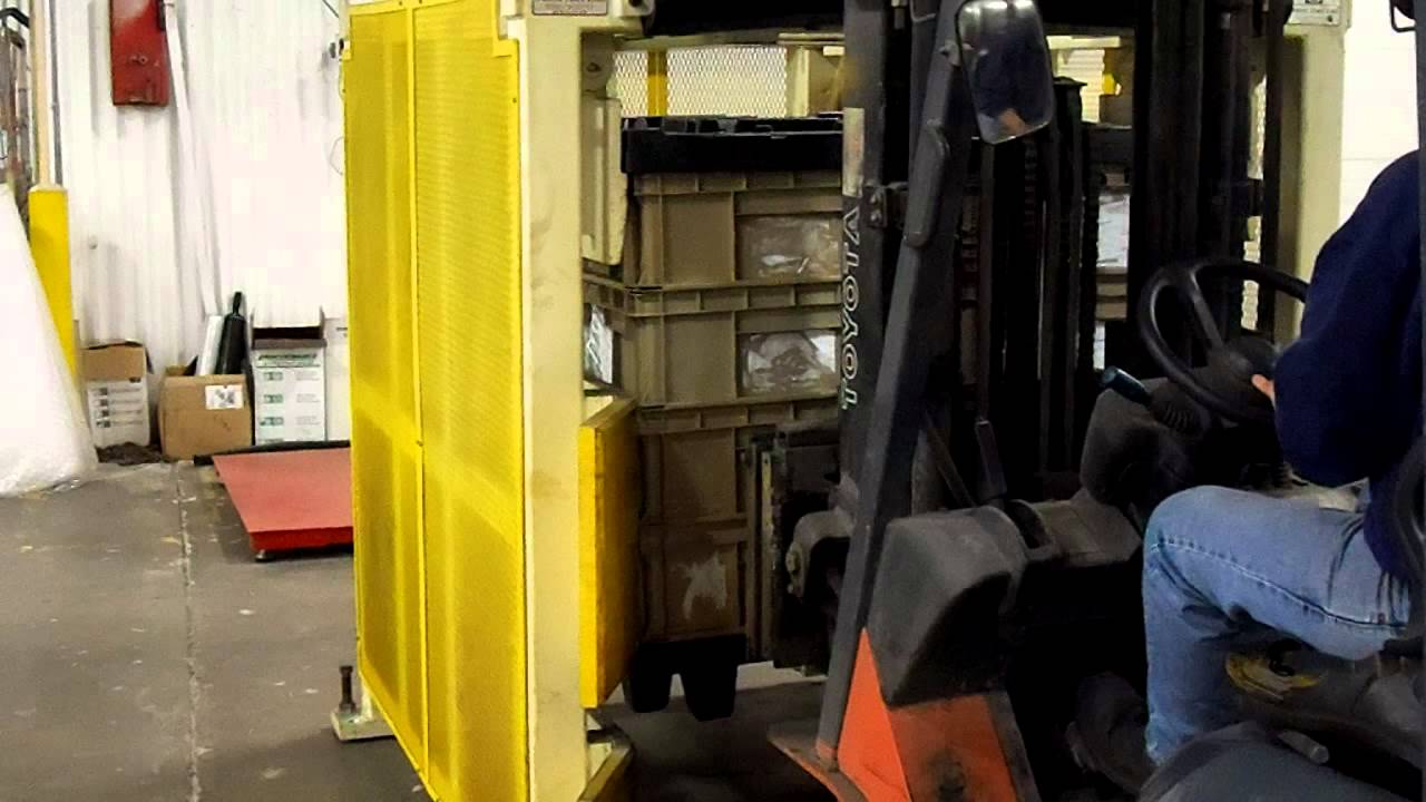 Delidder Removing Container Lid - YouTube