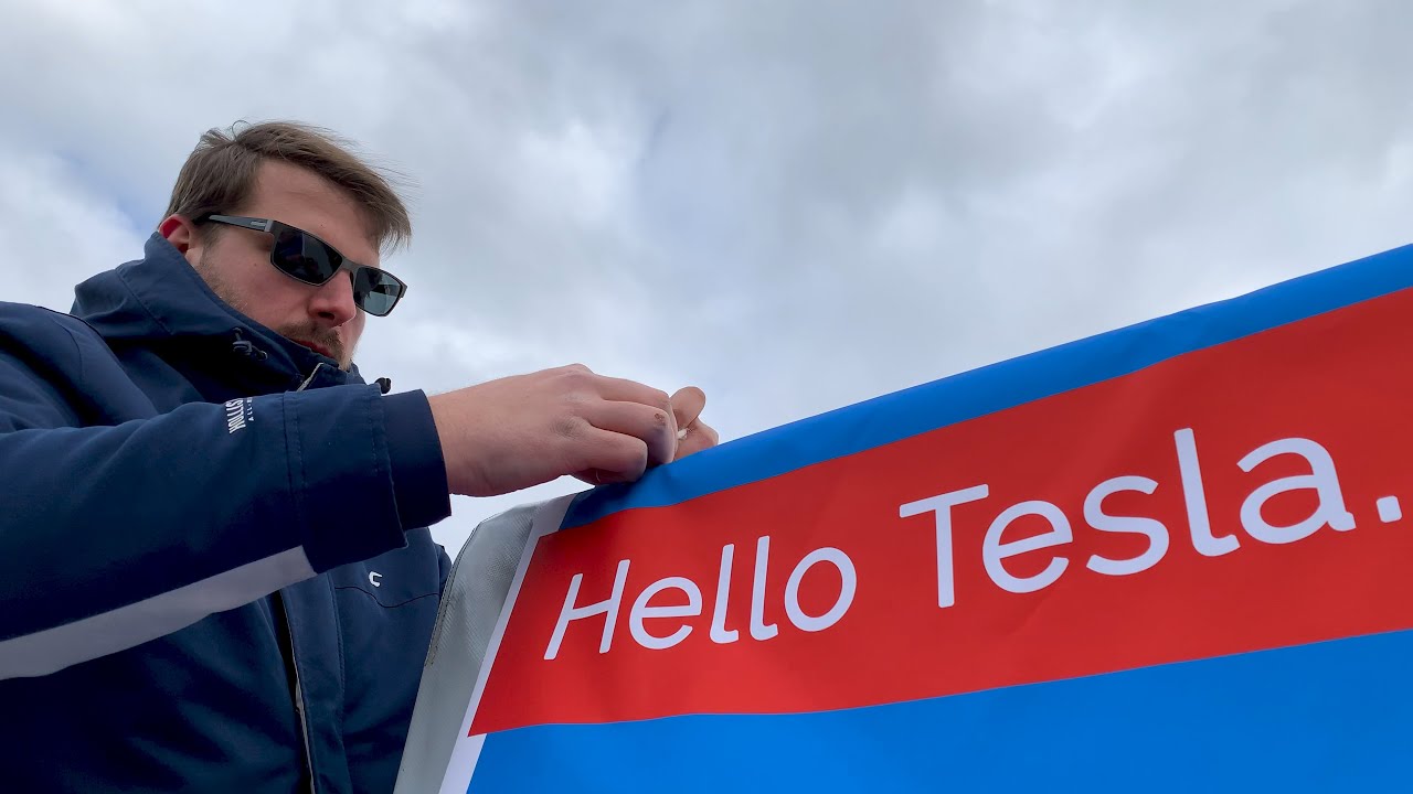 COMAN Software | Hello Tesla - YouTube