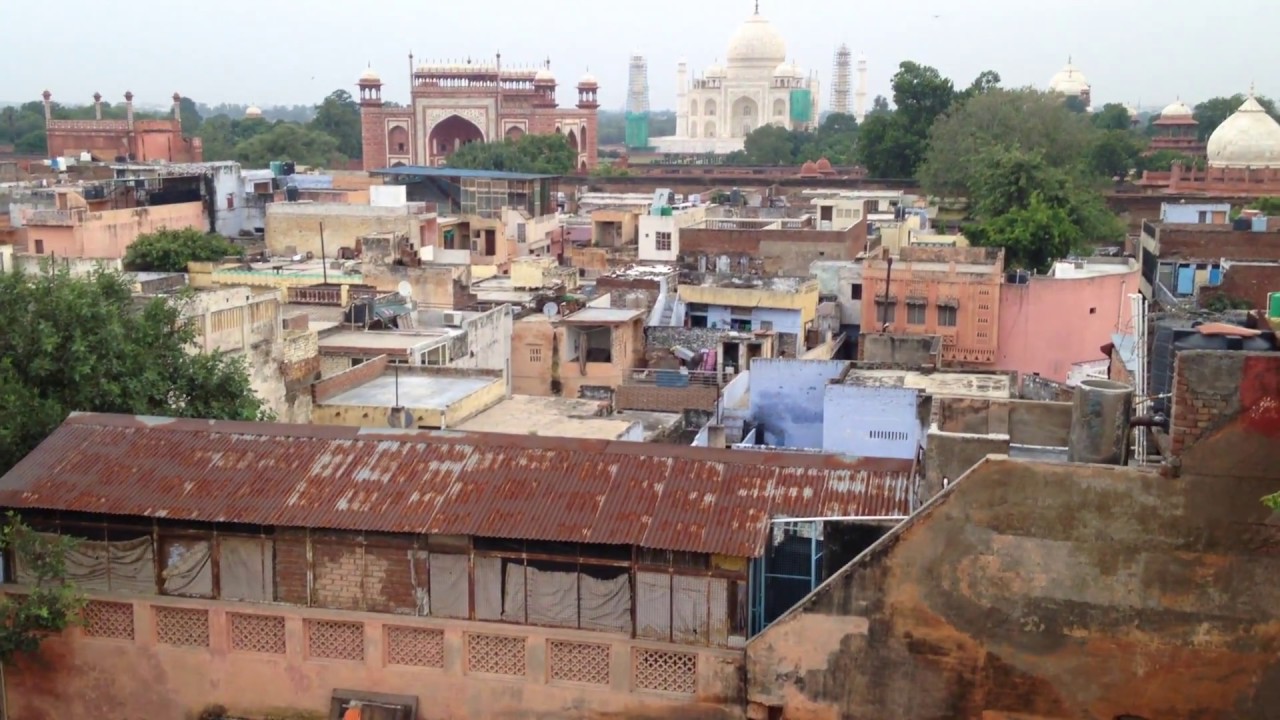 Beautiful view to Taj Mahal from hotel roof in Agra - YouTube
