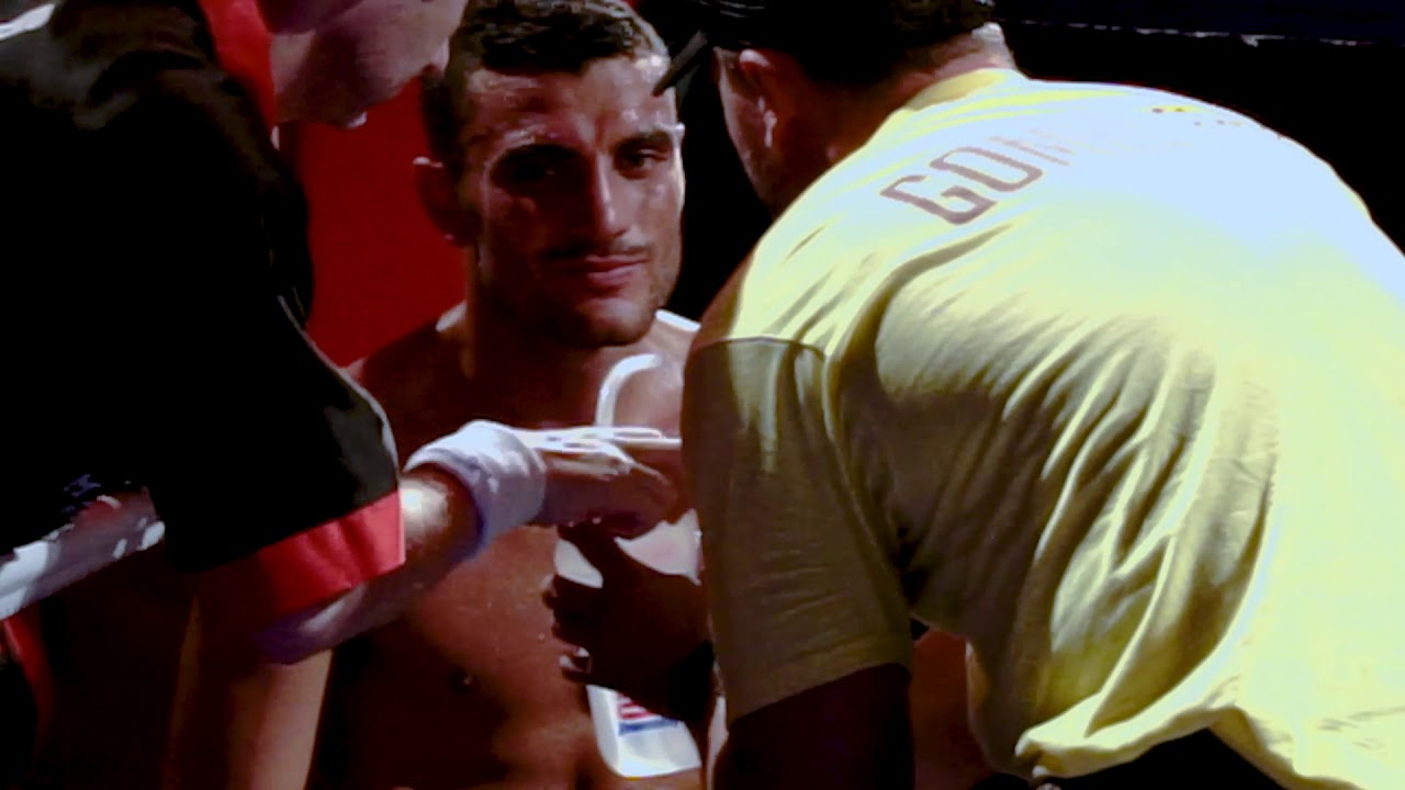 Michael Gomez Jnr v Joe Beeden 31 8 2019 at Municipal Hall, Colne - YouTube