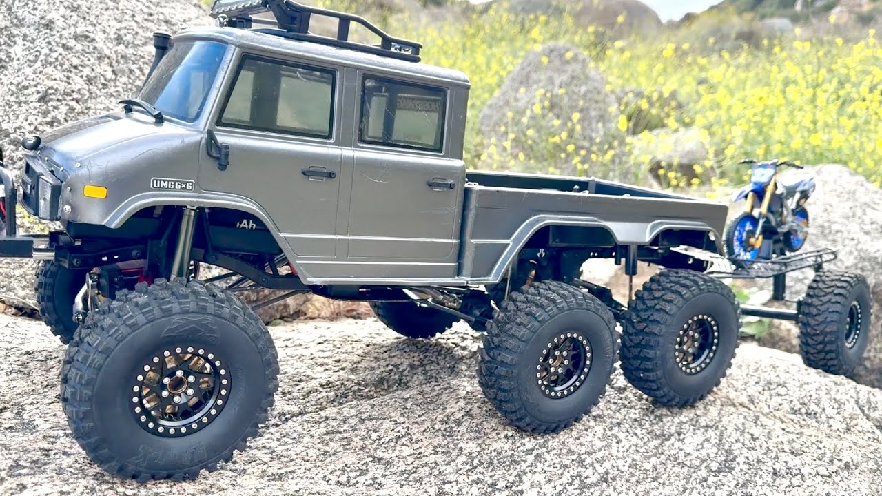 RC Crawling UMG10 6X6 Unimog SCX10 II Axial - YouTube