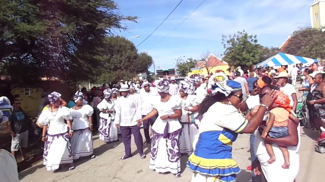 Grupo de simadan di Boneiru i Korsou - YouTube