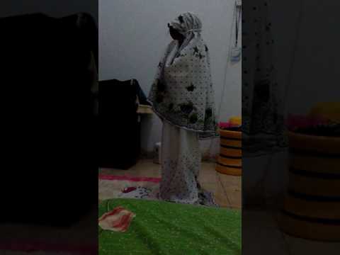 zahra belajar sholat