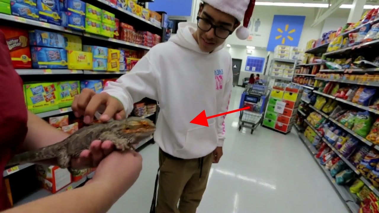 weird things at Walmart - YouTube