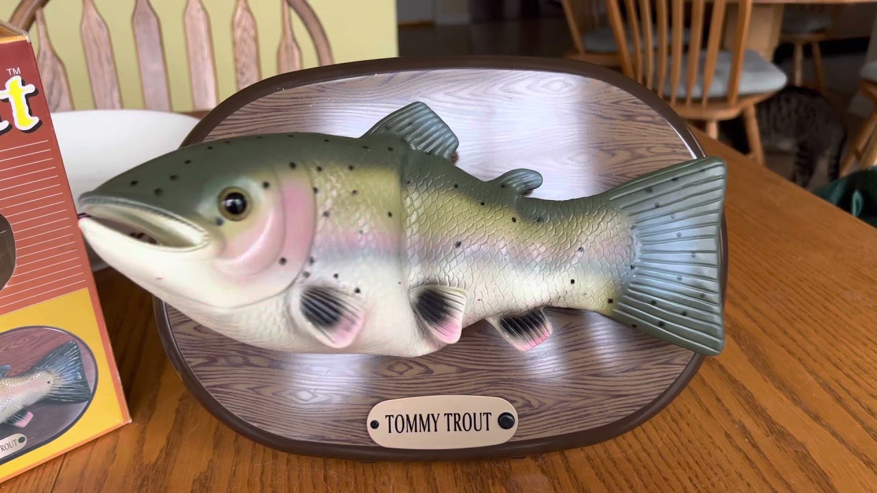 Tommy Trout Singing fish - YouTube