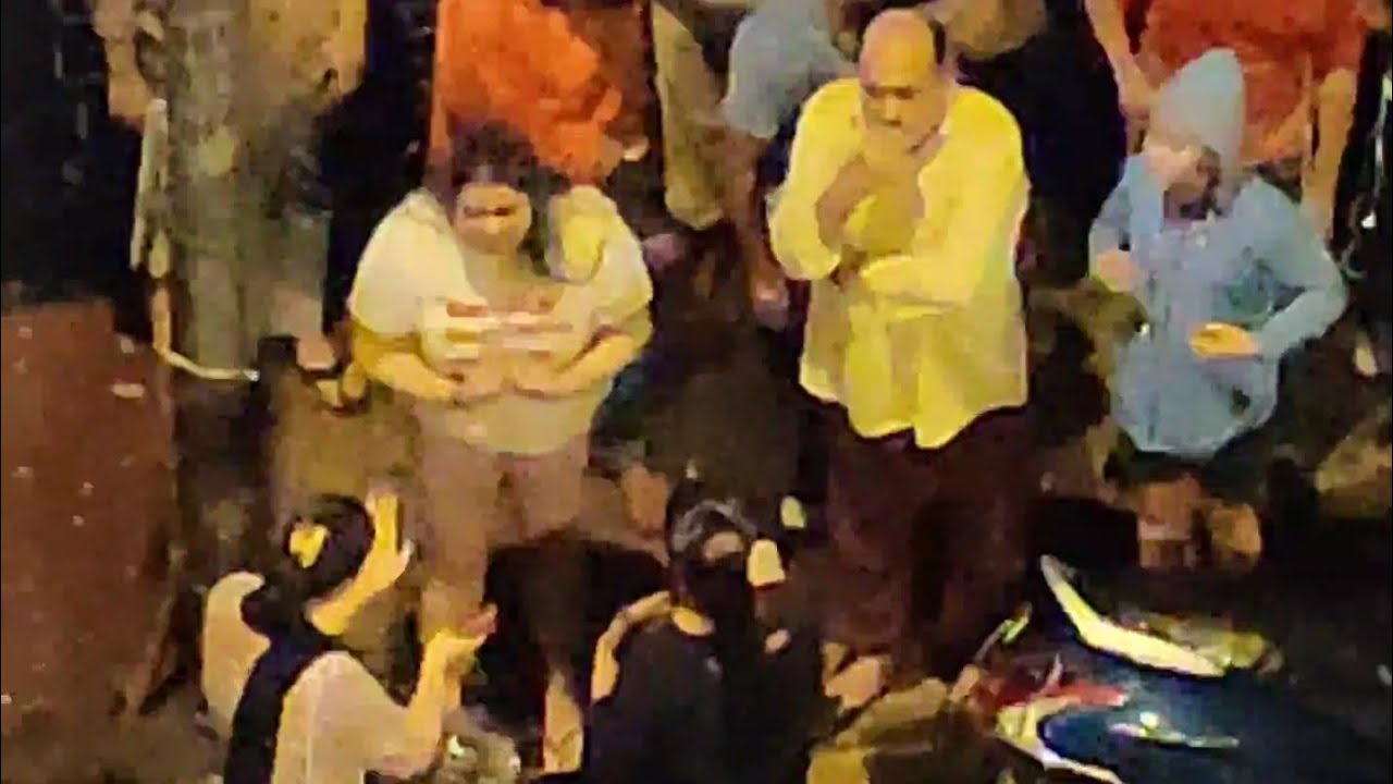 Lokhandwala local fight caught on camera part-2...🙏😱😱👍🙏 - YouTube