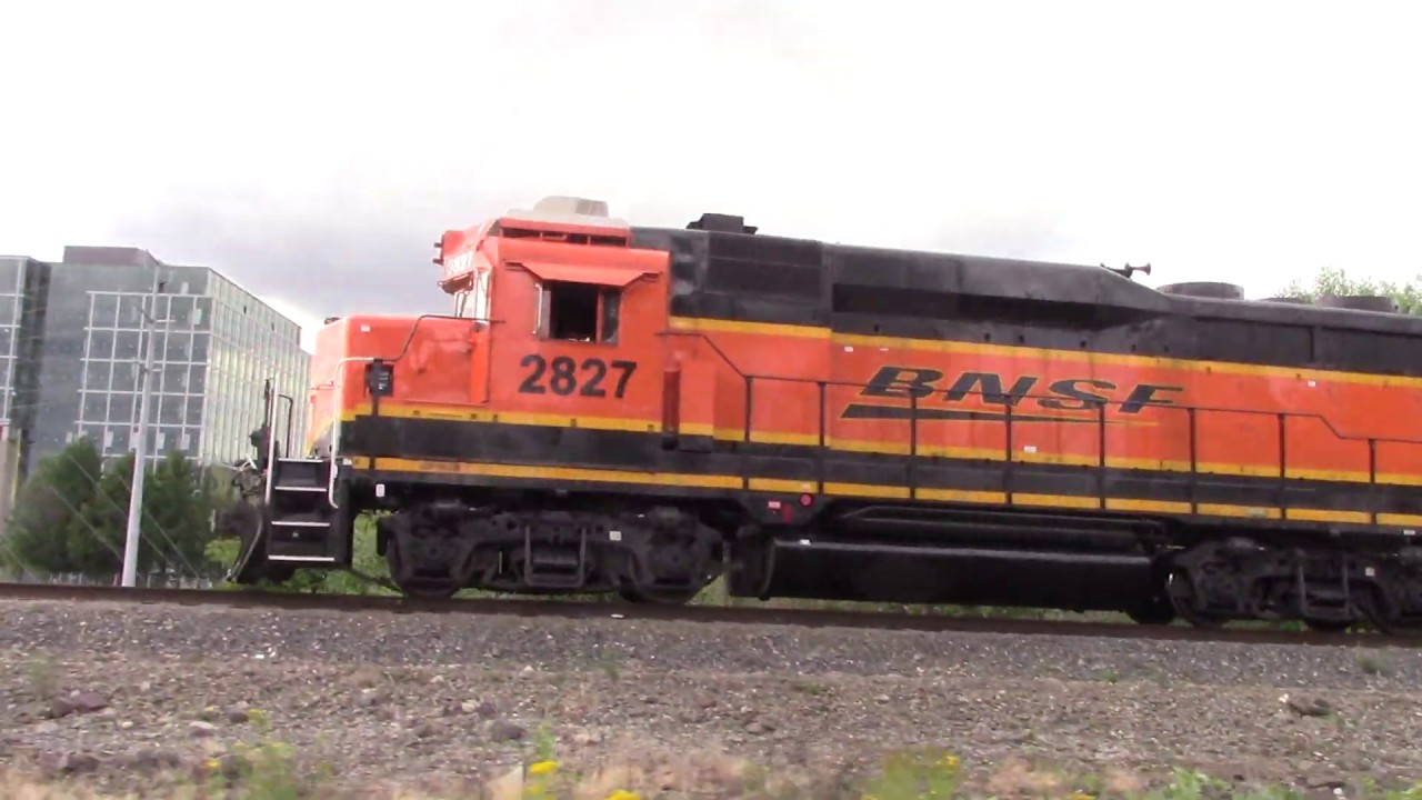 Renton Rocket Drive By (BNSF 2827!) - YouTube