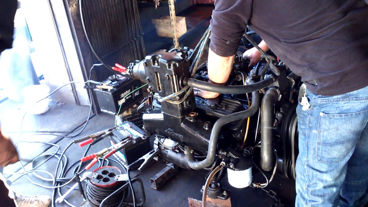 Mercruiser V8 Engine start - YouTube