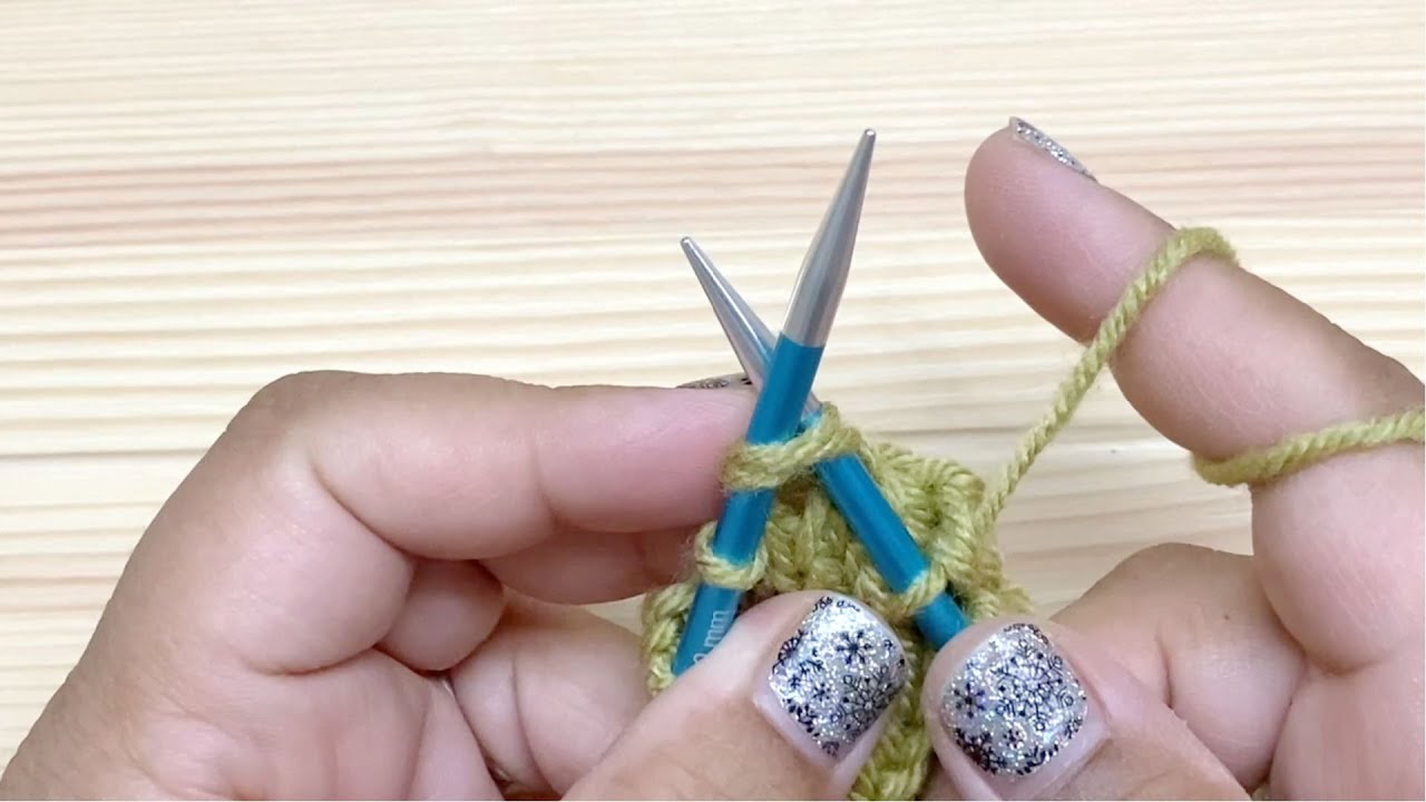 Knit 2 Together (k2tog) Right Leaning Decrease - YouTube