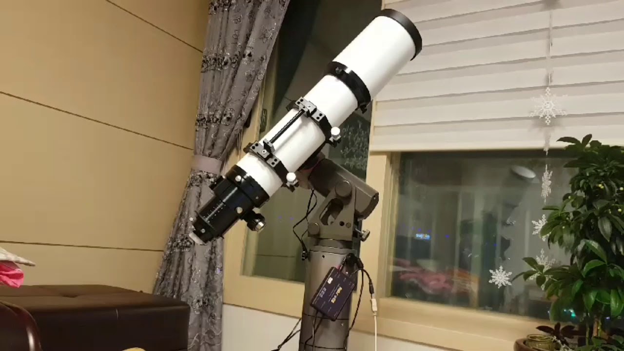 Harmonic Drive equatorial mount Test - YouTube