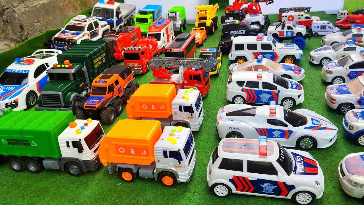 mobil polisi patwal, mobil polisi militer, mobil ambulan, truk molen ...