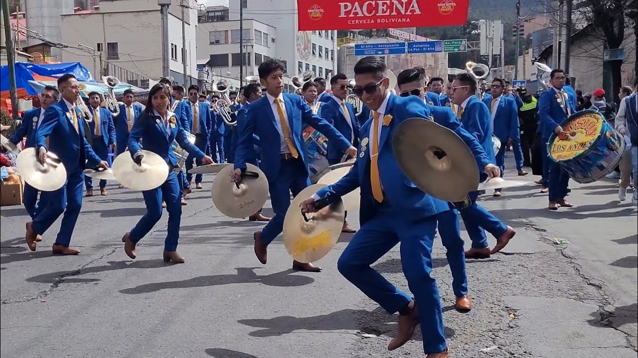 Banda Fusión Los Andes ️ Tinkus Entrada Universitaria UMSA 2023 - YouTube