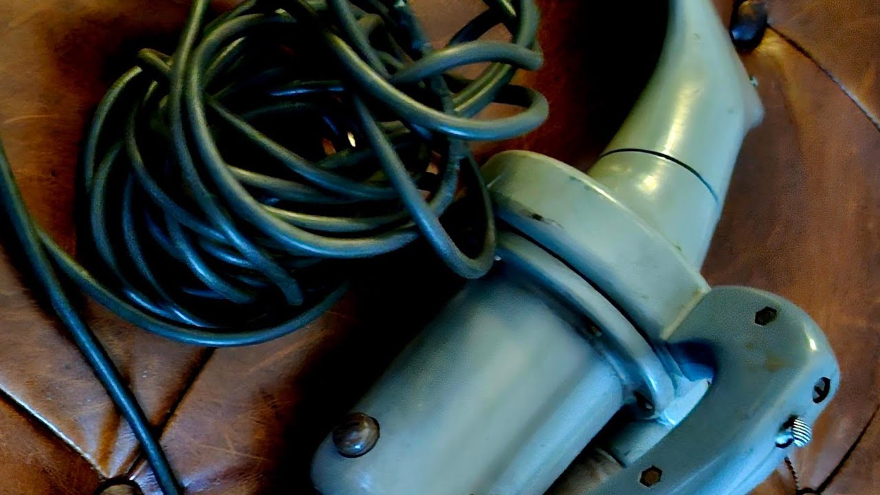 VINTAGE SINGER HAND VACUUM - YouTube