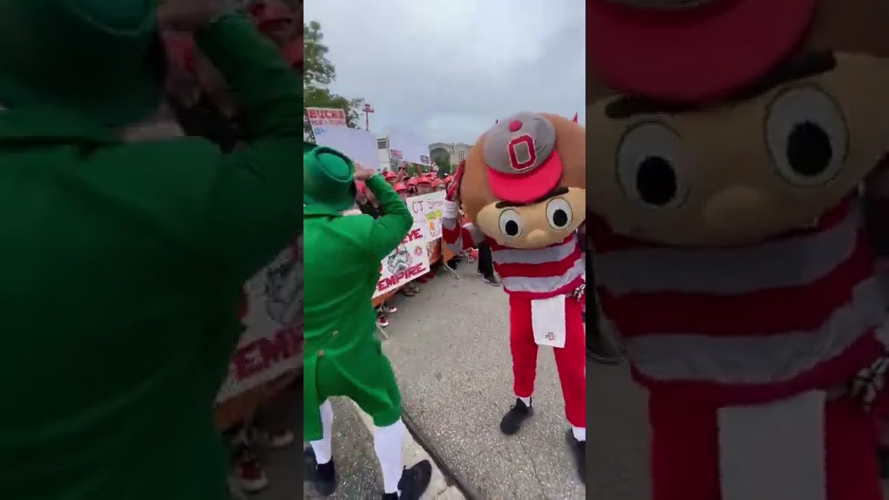 A mascot faceoff for the ages 😤 - YouTube