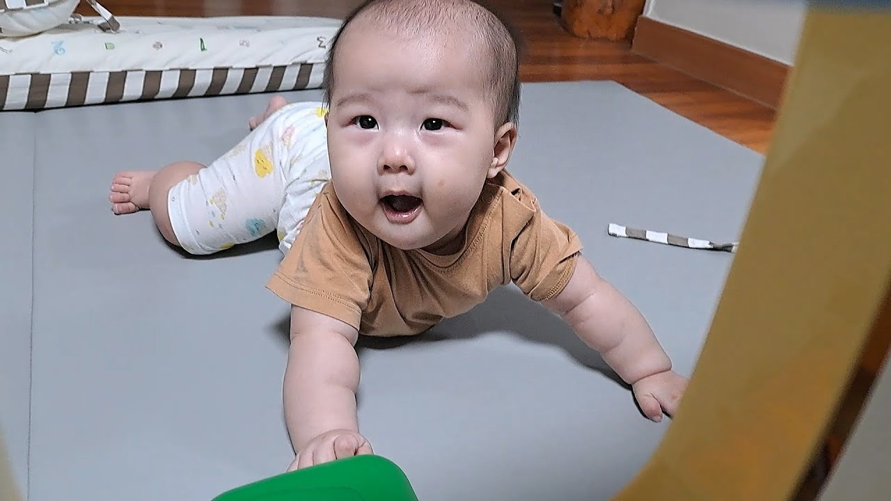 217 day old baby Naru calling papa 2 아빠를 부르는 아기 - YouTube