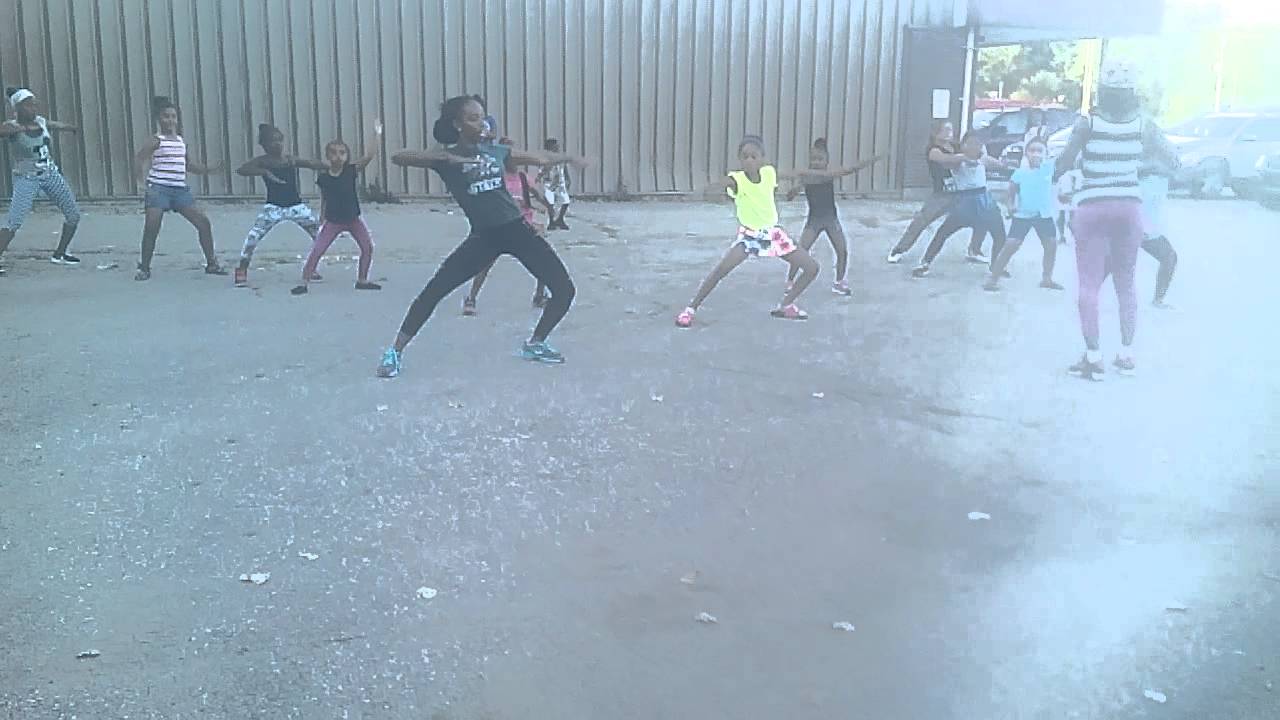 Tati dance - YouTube