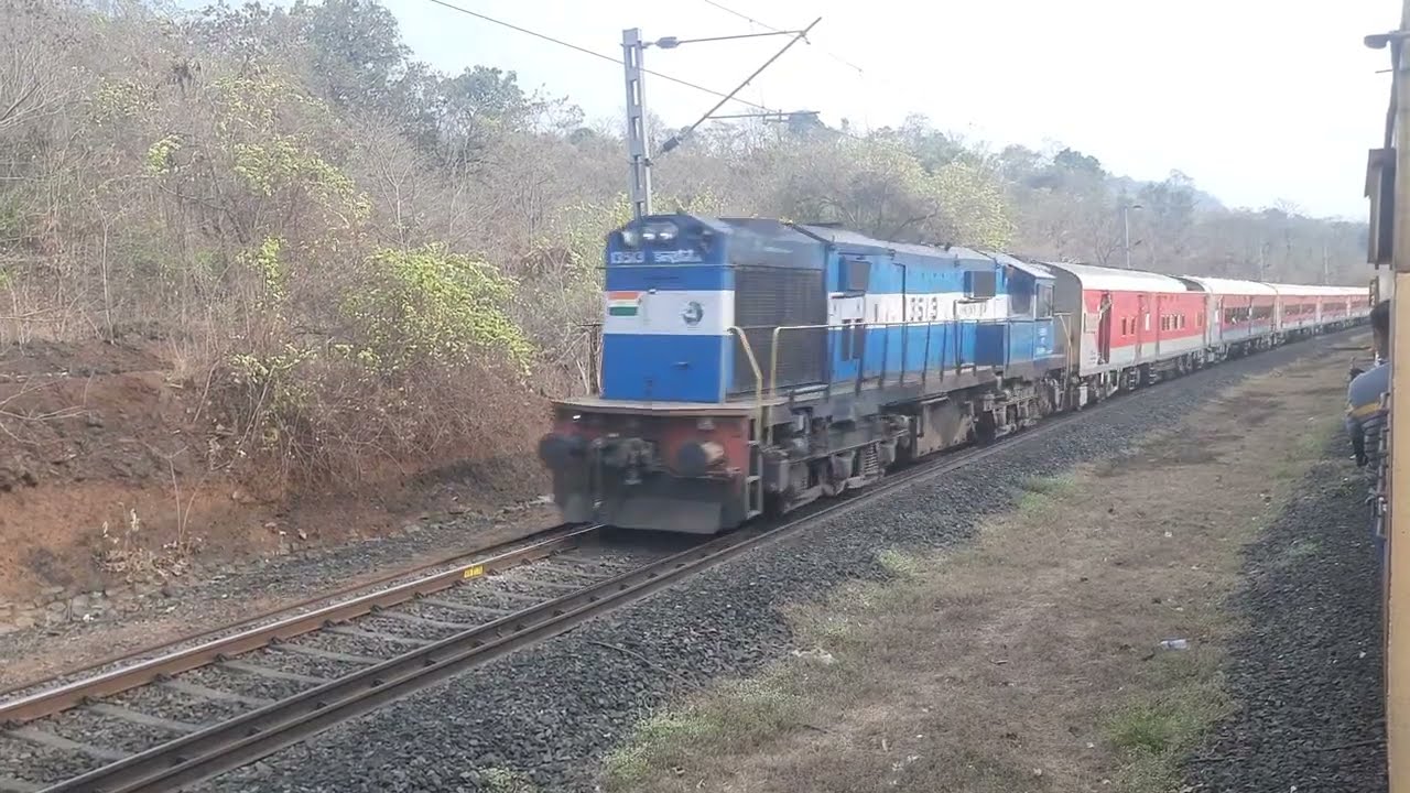 High Speed Sawantwadi Diva Sindhudurg Express at Diwankhavati : Konkan ...