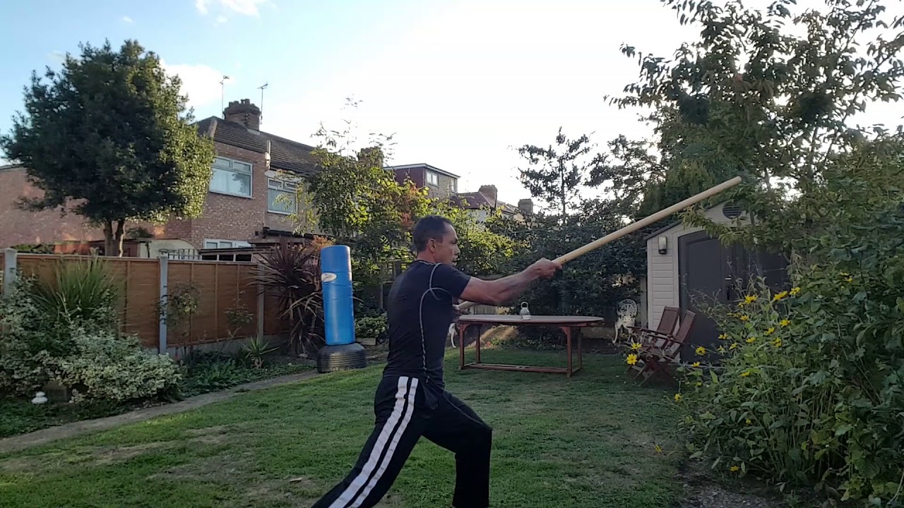 Hapkido: a very basic long staff form - YouTube