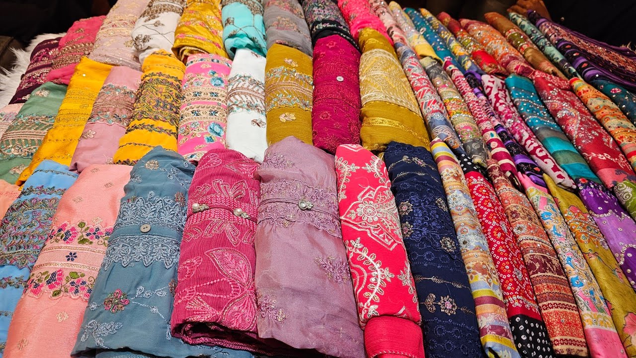 4000 Taka party dress only 1000 Taka offer এই অফারটি শুধু শোরুমের জন্য ...