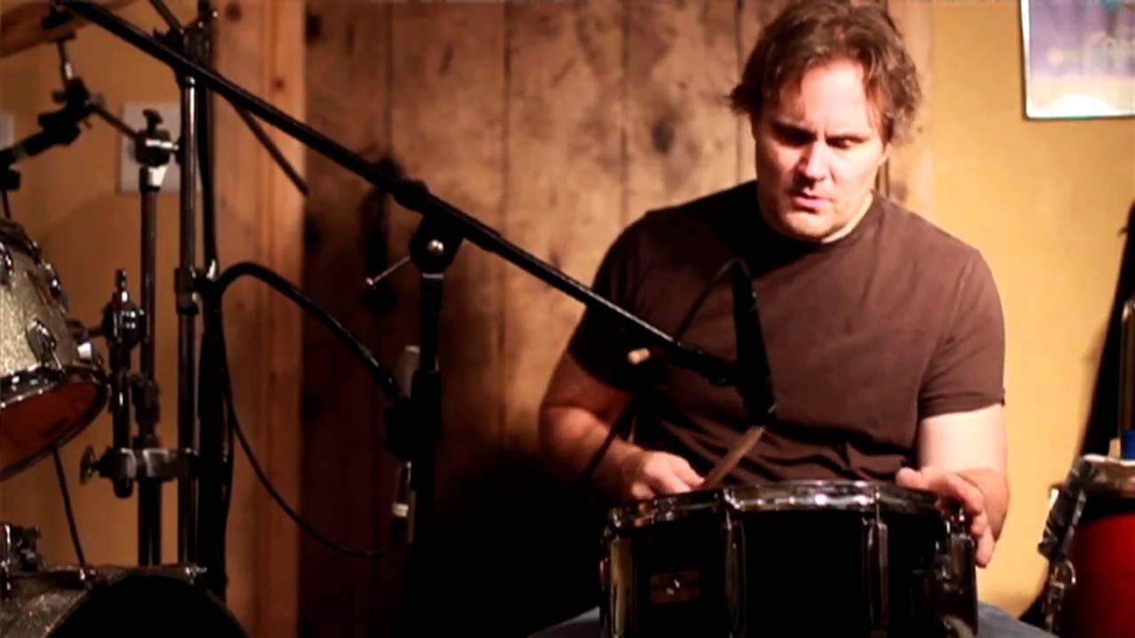 HOW TO GET THE PERFECT FAT SNARE SOUND -5 Minute Monday 11 - YouTube