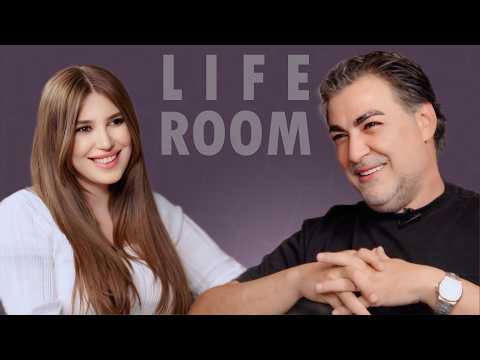 LIFEROOM | «Իմ բոլոր հաջողությունների հետևում կինս է կանգնած». Դավիթ Թադևոսյան