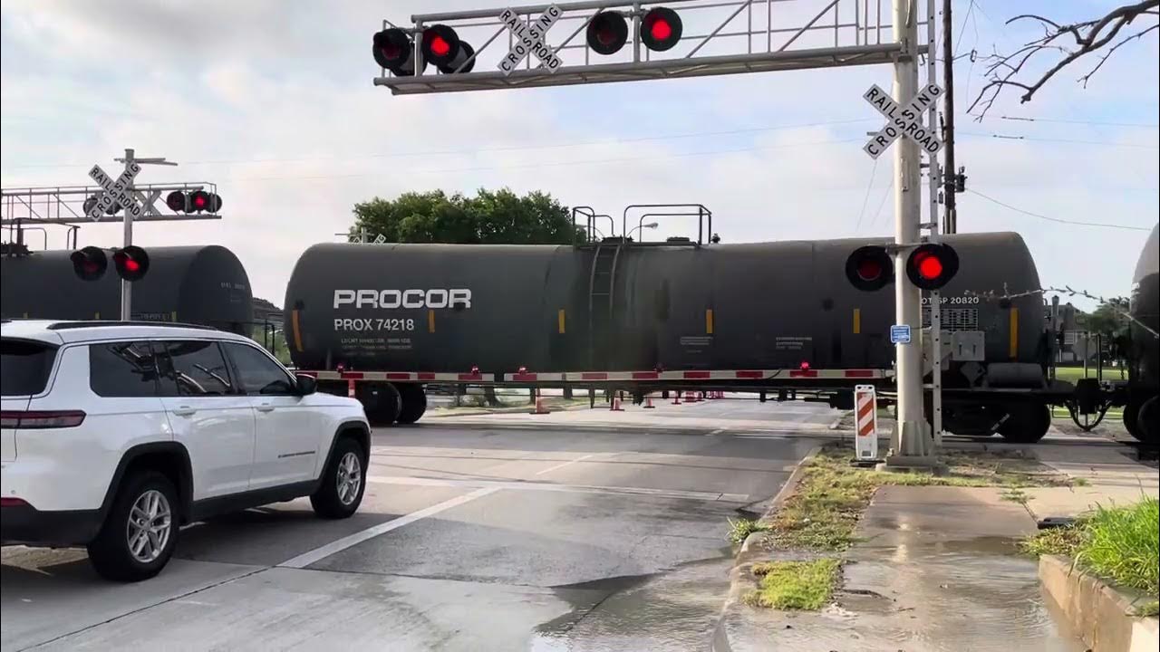BNSF 8437 Manifest Train Keller Springs Rd Railroad Crossing Carrollton TX - YouTube