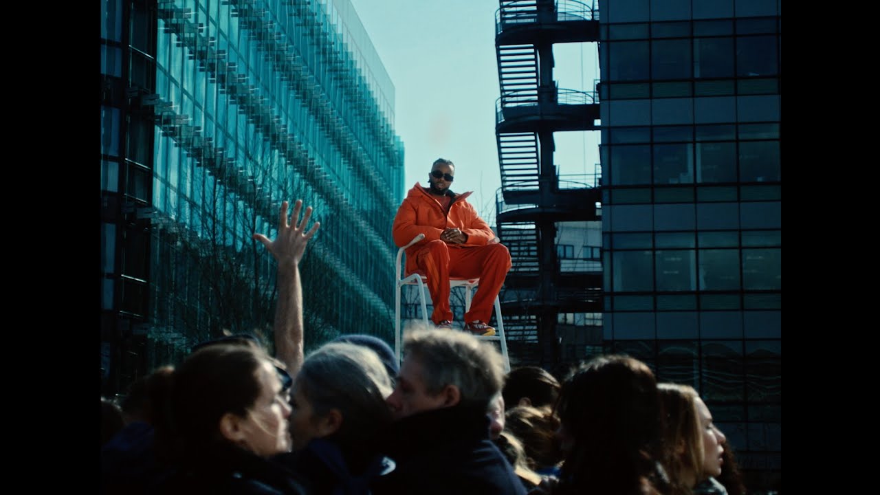 Lefa - Métaverse (clip officiel) - YouTube