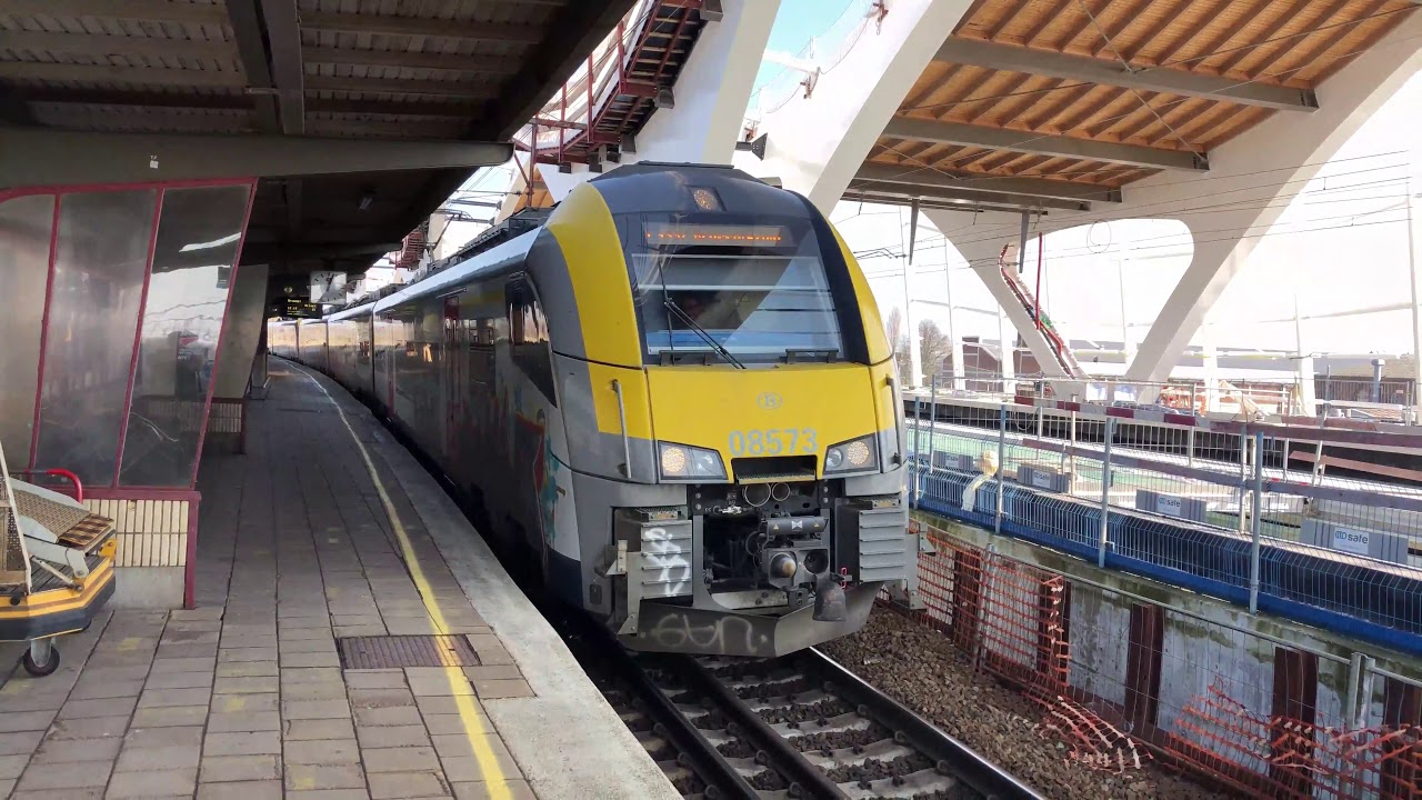 NMBS Desiro 08573 + 08172 halteren op station Mechelen (4K) - YouTube