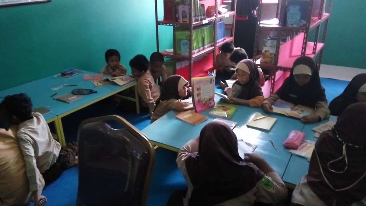 Belajar di Perpustakaan SD al-Rasyid - YouTube