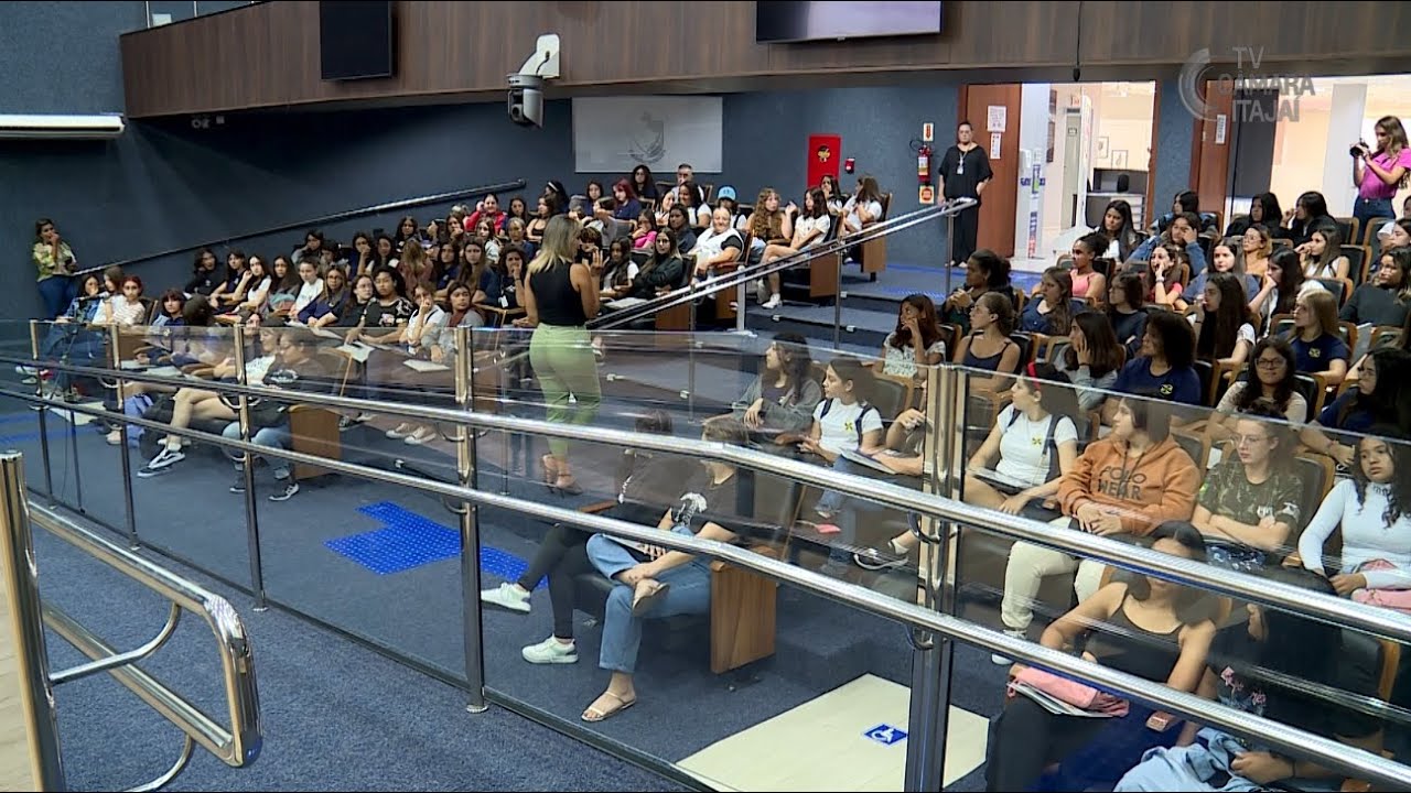 CVI debate participação feminina na política com adolescentes na Semana ...